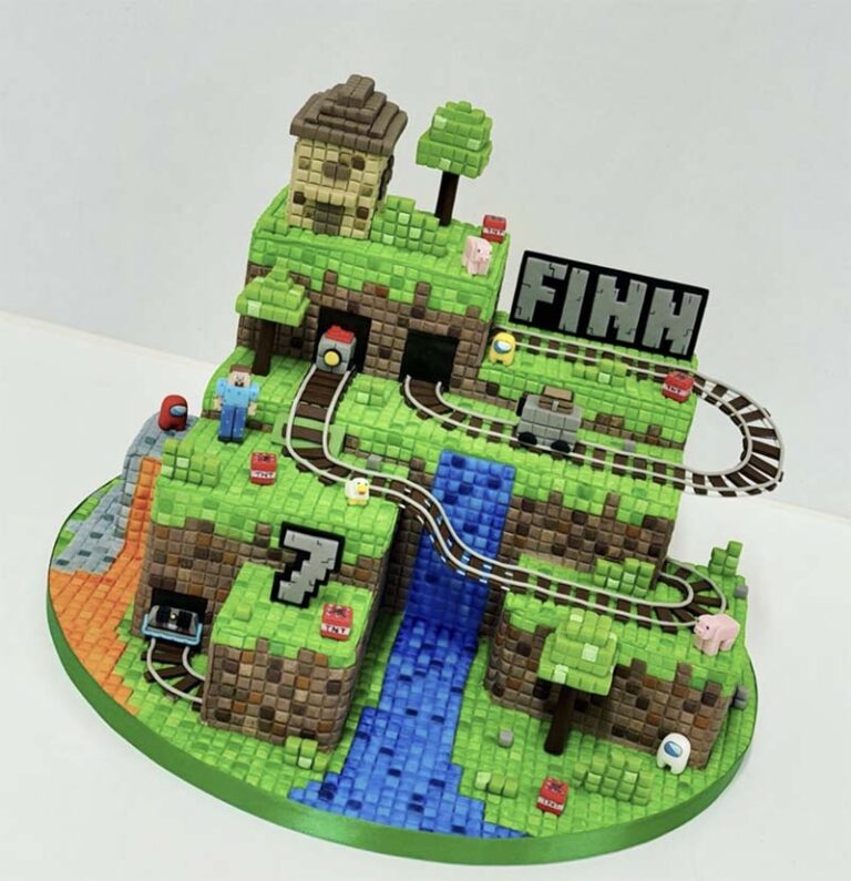 11 Minecraft cakes that kids will love - Mums At The Table